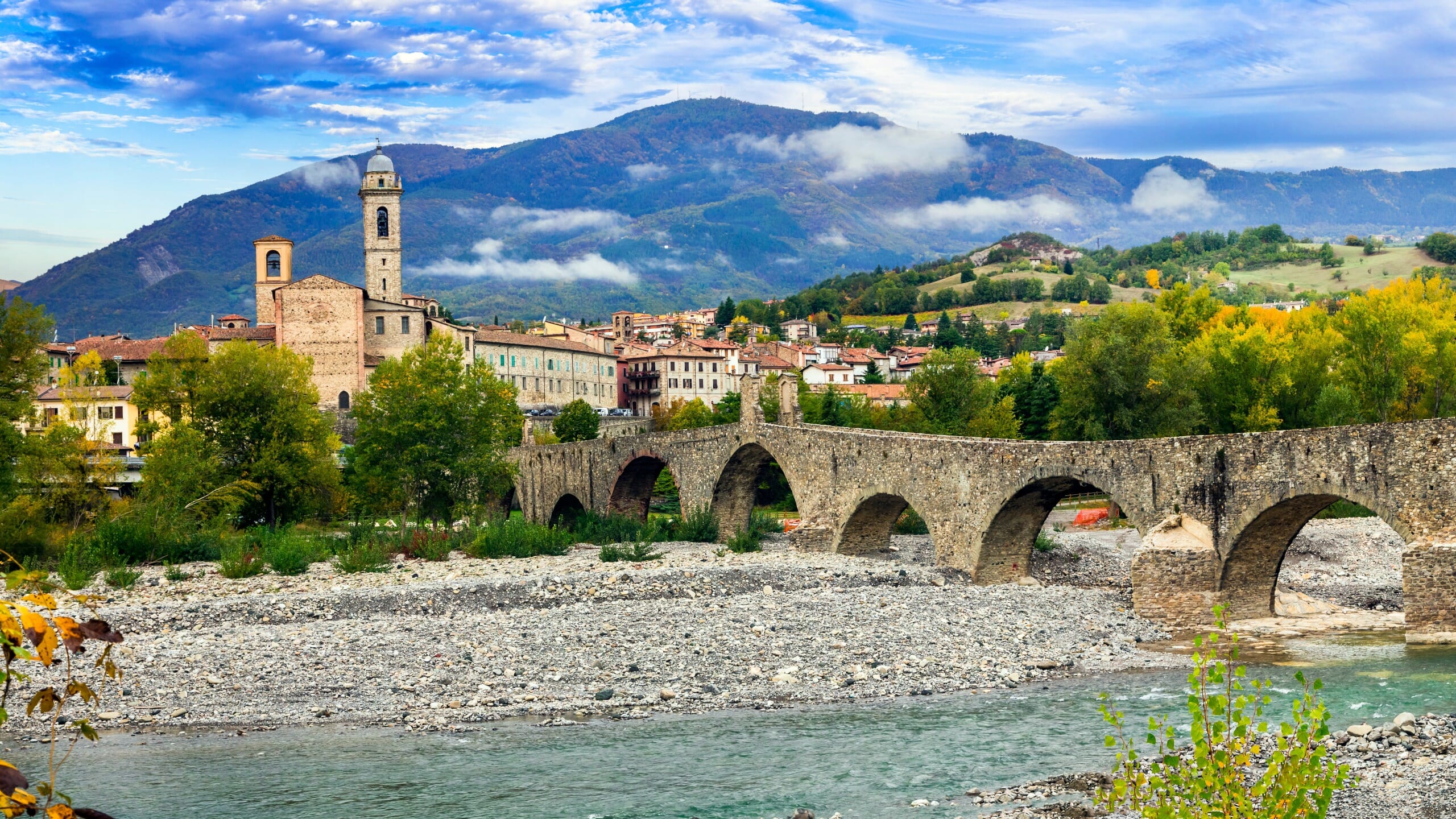 Explore Italy: Detailed Maps of Regions and Cities with Landmarks | Mappr