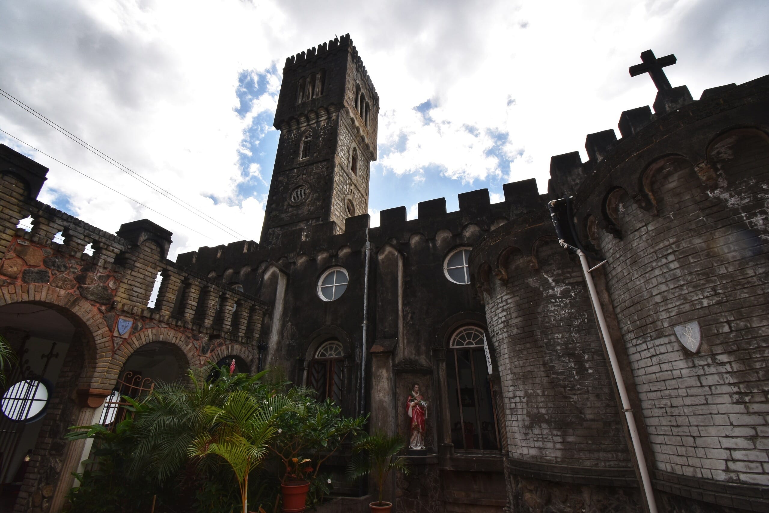 What is the Capital of Saint Vincent and the Grenadines? | Mappr