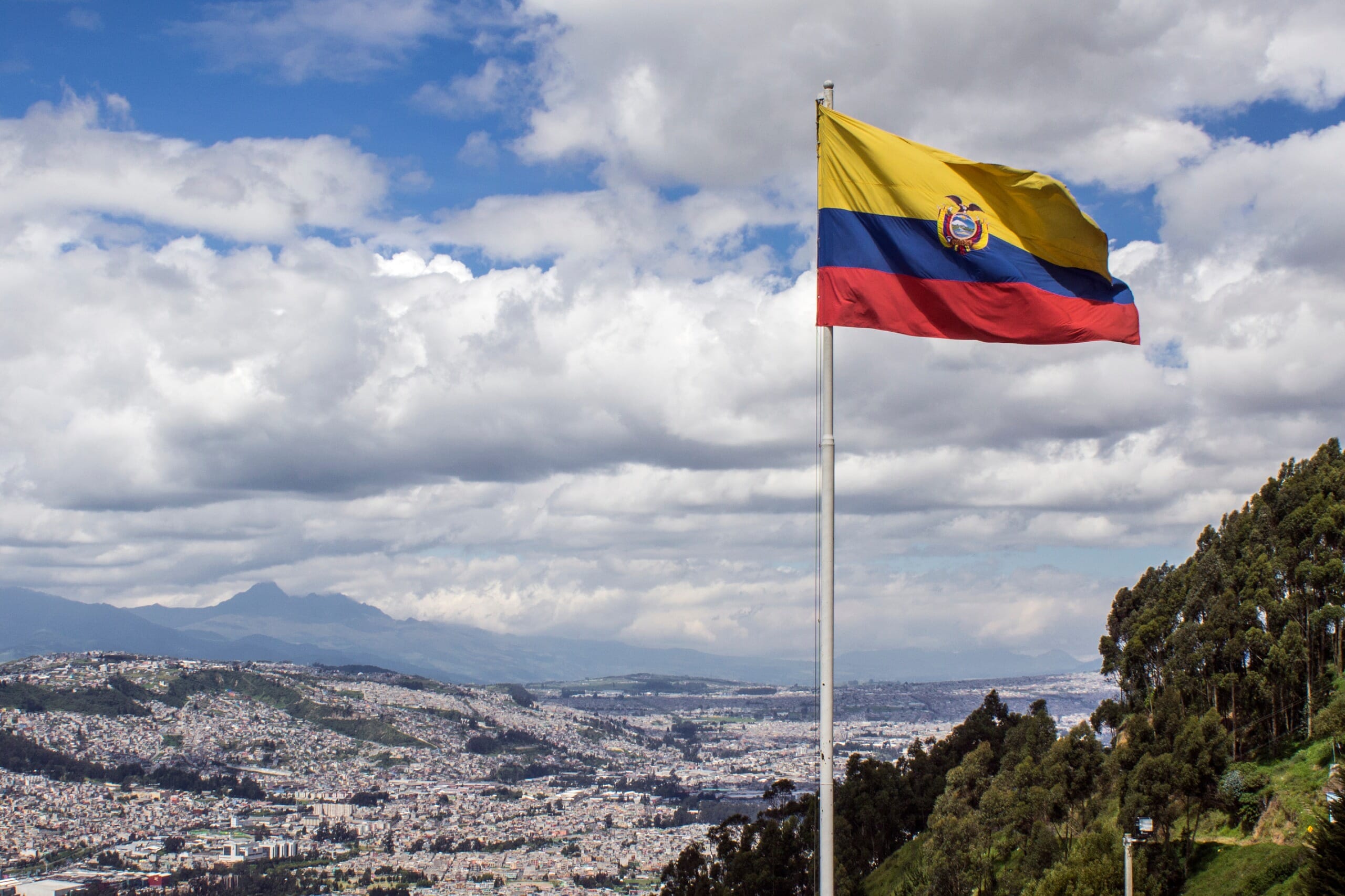 🇪🇨 Ecuador Flag Unveiled: Colors, Meaning, Coat of Arms, Flag Map, and Similar Flags | Mappr