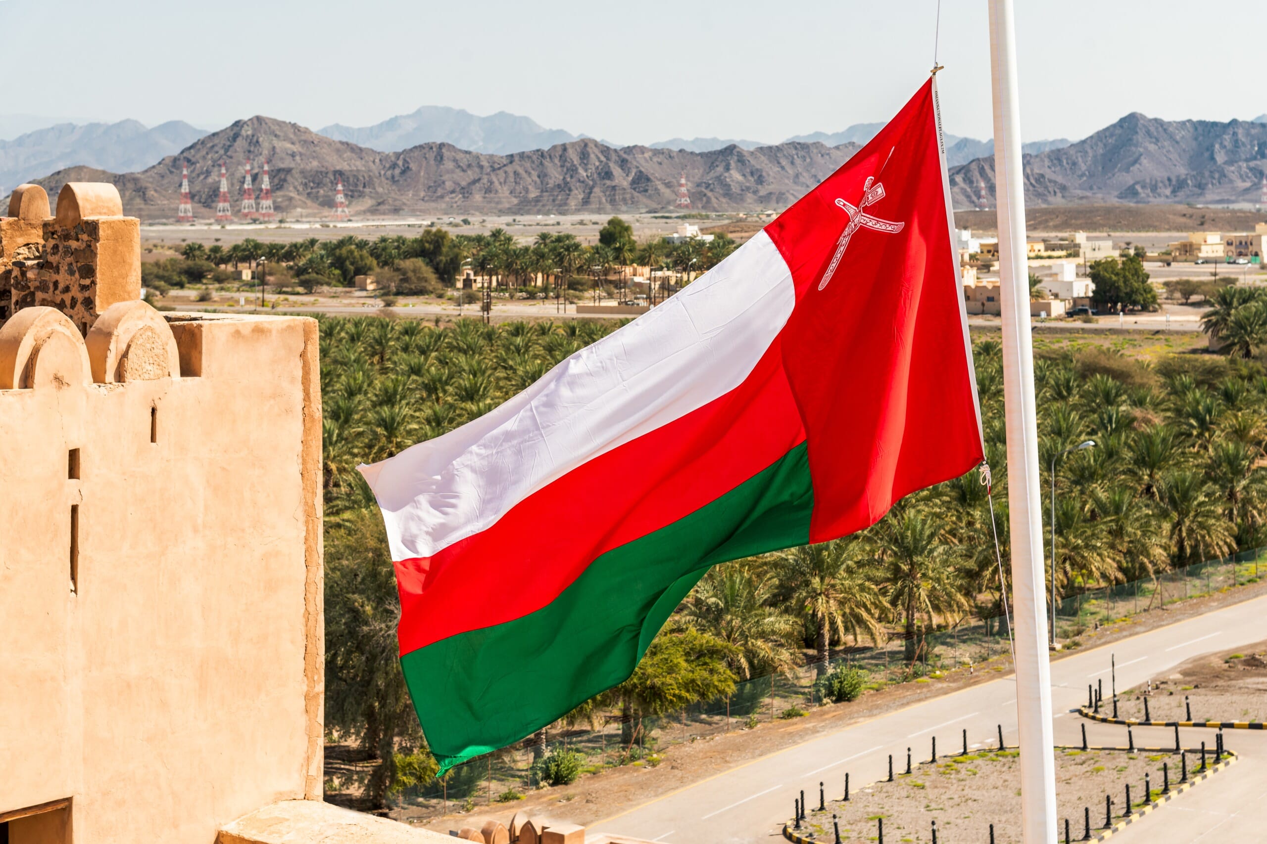 🇴🇲 Oman Flag Unveiled: Colors, Meaning, Coat of Arms, Flag Map, and ...
