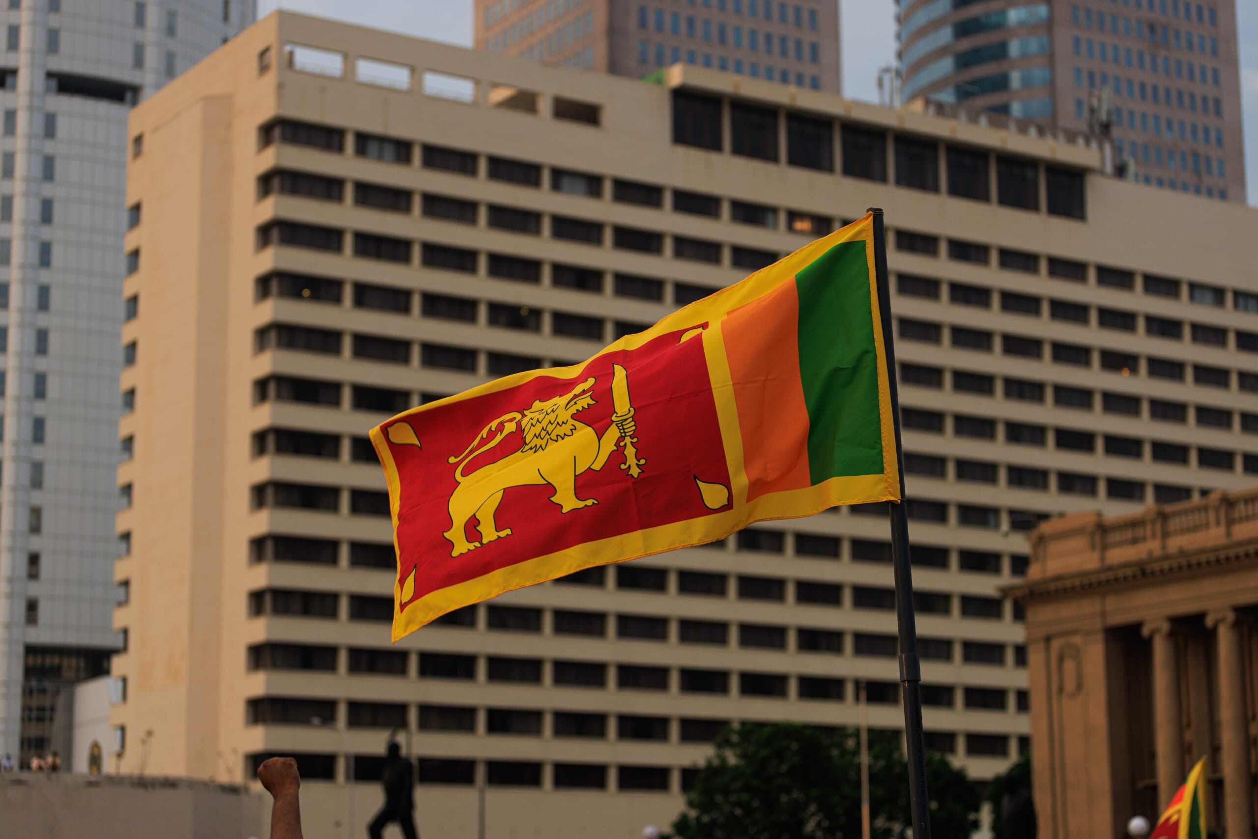 🇱🇰 Sri Lanka Flag Unveiled: Colors, Meaning, Coat of Arms, Flag Map ...